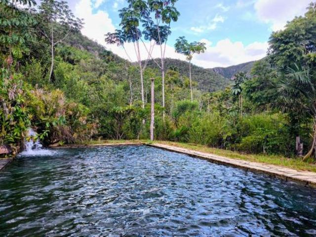 BELÍSSIMA PROPRIEDADE RURAL, NAS PROXIMIDADES DA VILA SÃO JORGE, RICA EM ÁGUA POTÁVEL