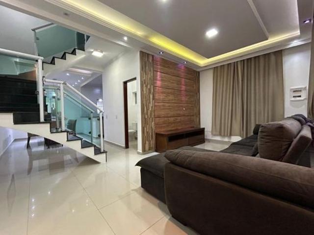 Belissima residencia planejada de 3 dormitorios sendo uma suíte e area gourmet