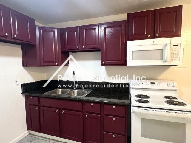Bell3240 2 Bedroom Apartment for Rent at 3240 Bell St, Sacramento, CA 95821