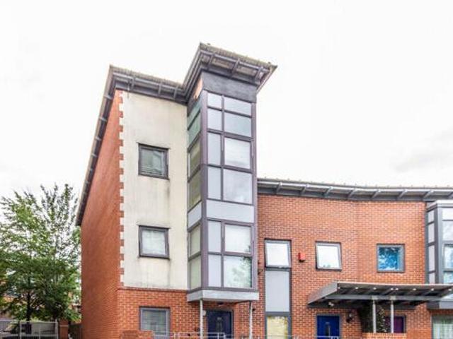 Bell Barn Road, Park Central, 4 Bedroom Town