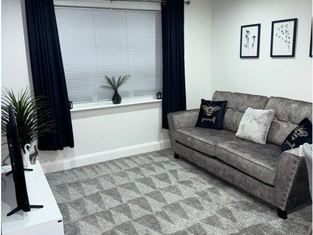 Bell Chase, Aldershot GU11, 2 bed flat to rent, £1,450 pcm | PrimeLocation
