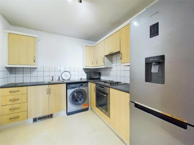 Bell Chase, Aldershot, Hampshire GU11, 1 bed flat to rent, £1,050 pcm | PrimeLocation