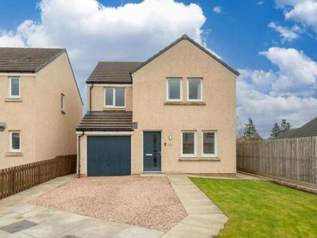 Bell Gardens, Perth, 4 Bedroom Detached