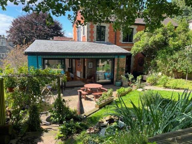 Bell House, Coursing Batch, 4 Bedroom Detached