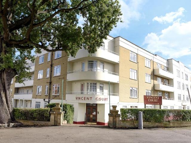 Bell Lane, London, NW4 2 bed flat to rent £1,800 pcm £415 pw