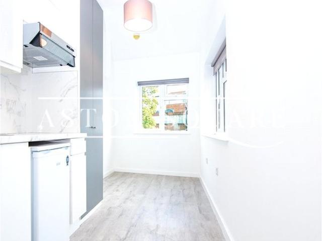 Bell Lane, London NW4, Property to rent, £875 pcm | PrimeLocation