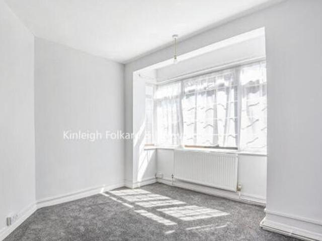 Bell Lane, London, 2 Bedroom Flat