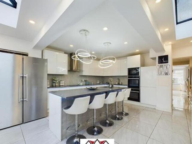 Bell Lane, London, 6 Bedroom Terraced