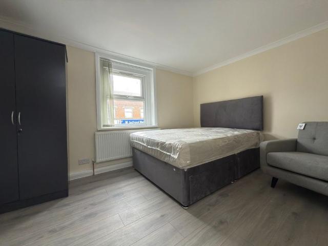 Bell Road, TW3, Hounslow