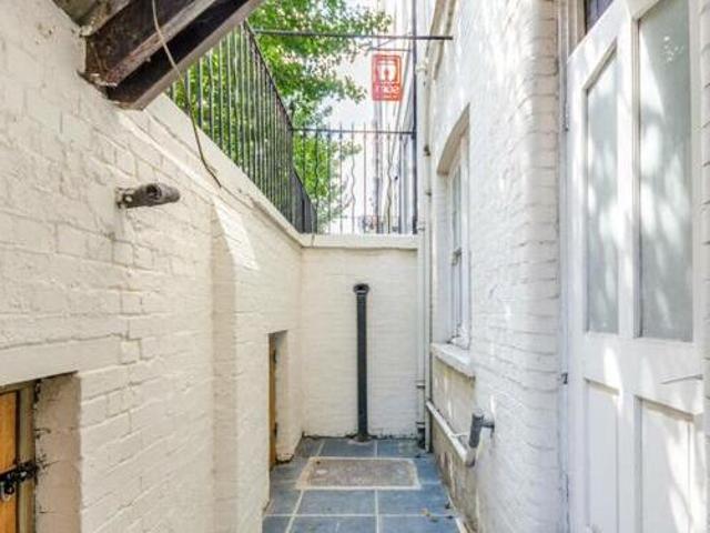 Bell Street, Baker Street, 2 Bedroom Flat