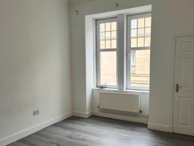 Bell Street, Renfrew PA4, 1 bed flat to rent, £600 pcm | PrimeLocation