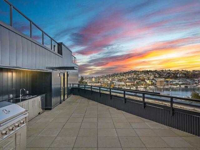 Bell View Apartments Studio Apartment for Rent at 736 Bellevue Pl E, Seattle, WA 98102 Broadway