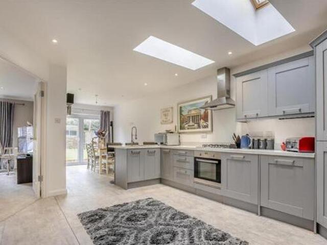 Bell Way, Kingswood, 3 Bedroom Detached
