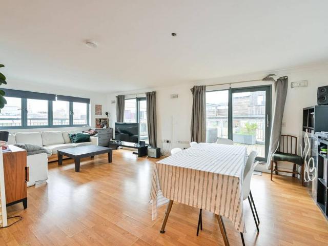 Bell Yard Mews, London Bridge. 3 bed flat to rent £7,583 pcm £1,750 pw