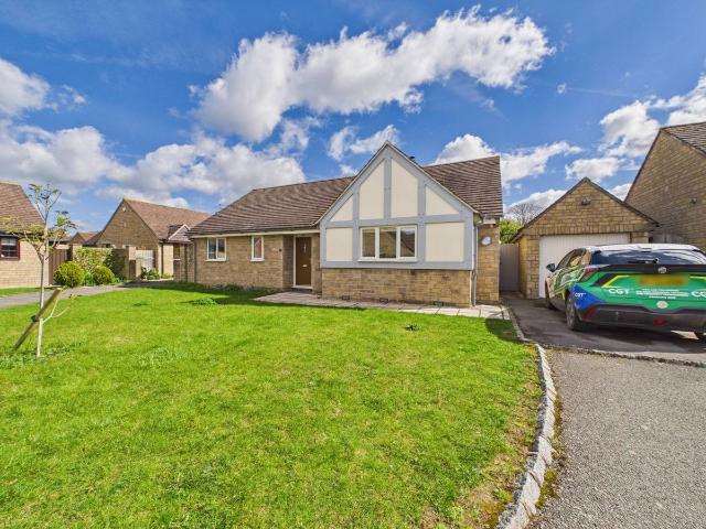 Bella Vista, Woodmancote, Cheltenham GL52, 3 bed bungalow to rent, £2,050 pcm | PrimeLocation