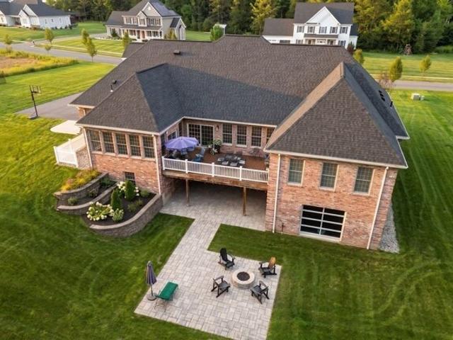 Bella Vista Dr, East Longmeadow, Home For Sale