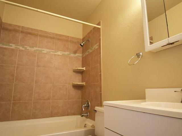 Bella Courtyard MEN5025 2 Bedroom Apartment for Rent at 5025 Sw Menlo Dr, Beaverton, OR 97005 Central Beaverton