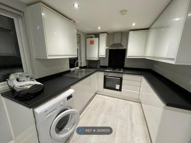 Bellamy Drive, Stanmore HA7, 3 bed flat to rent, £2,000 pcm | PrimeLocation