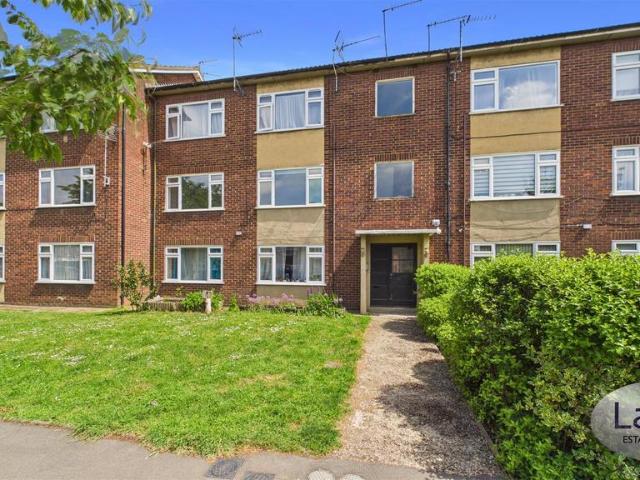 Bellamy Road, Cheshunt 2 bed flat to rent £1,550 pcm £358 pw
