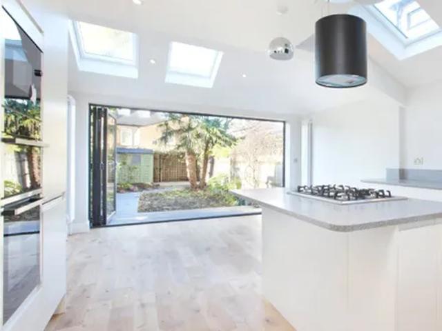 Bellamy Street, London, SW12 8BS, United Kingdom | 3 bed house for rent #167774979 | Rentberry
