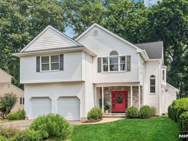 Bellair Rd, Ridgewood, Home For Sale