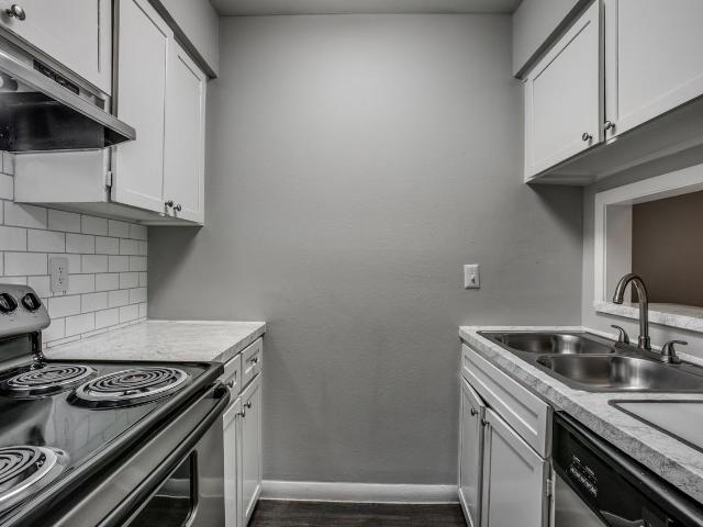 Bellaire Oaks Apartments 1 Bedroom Apartment for Rent at 8900 Chimney Rock Rd, Houston, TX 77096 Meyerland Area