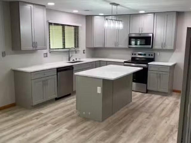 Bellbrook home for rent. 2302 Lakeview Dr