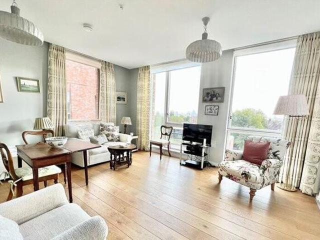 Belle Vue, Rowland Hill Street, 1 Bedroom Flat