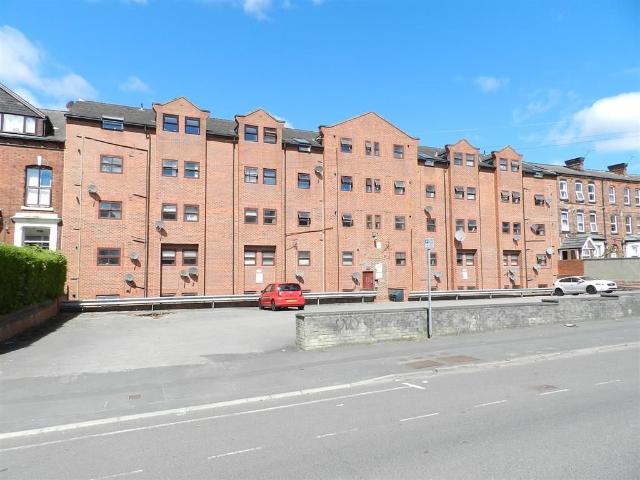 Belle Vue Road, Leeds LS3, 3 bed flat to rent, £1,100 pcm | PrimeLocation
