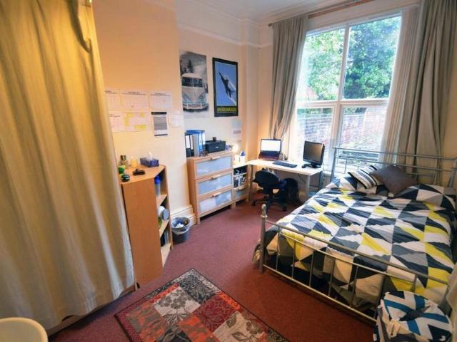Belle Vue Road, Leeds LS3 8 bed house to rent £4,472 pcm £1,032 pw