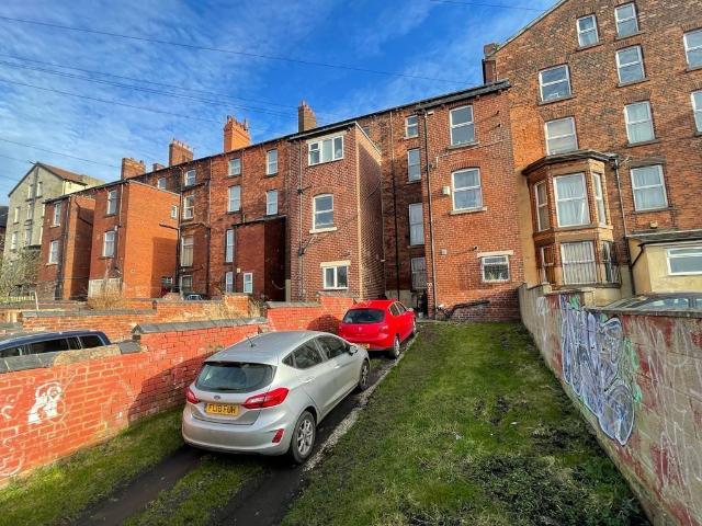 Belle Vue Road, Leeds LS3 9 bed house to rent £4,876 pcm £1,125 pw
