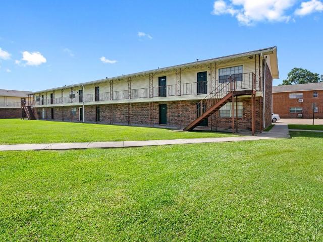 Bellemont Victoria II 1 Bedroom Apartment for Rent at 12254 La Margie Ave, Central, LA 70815 Park Forest LA North