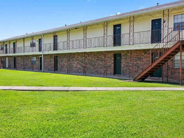 Bellemont Victoria II 1 Bedroom Apartment for Rent at 12254 La Margie Ave, Central, LA 70815 Park Forest LA North