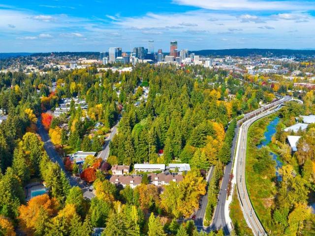 Bellefield Manor 2 Bedroom Apartment for Rent at 1830 108th Ave Se, Bellevue, WA 98004