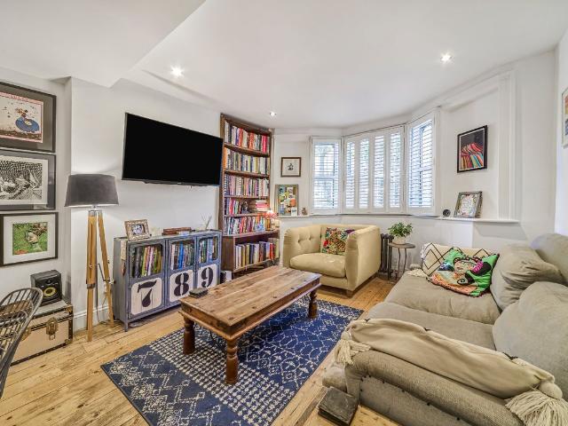 Bellefields Road, Brixton, London SW9, 2 bed maisonette to rent, £3,000 pcm | PrimeLocation