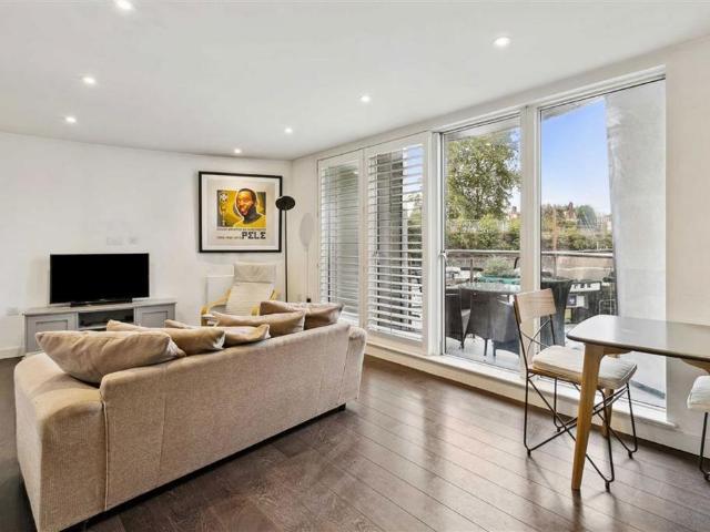 Bellefields Road, London SW9 2 bed flat to rent £2,300 pcm £531 pw