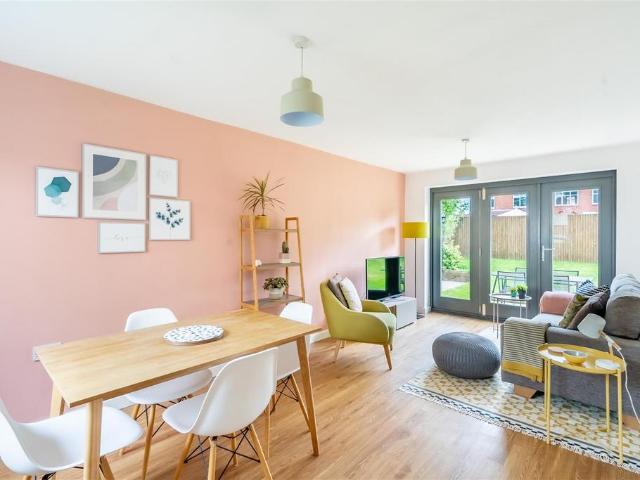 Bellerby Court, York, YO31 0PJ 2 bed semi detached house to rent £1,550 pcm £358 pw