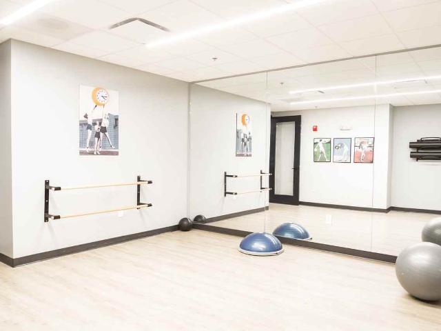 Bellerive 1 Bedroom Apartment for Rent at 214 E Armour Blvd, Kansas City, MO 64111 Broadway Gillham