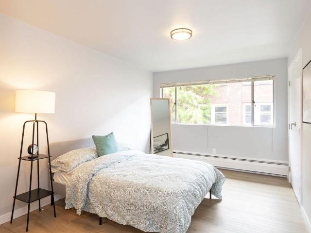 Bellevue Court on Capitol Hill 1 Bedroom Apartment for Rent at 433 Bellevue Ave E, Seattle, WA 98102 Broadway