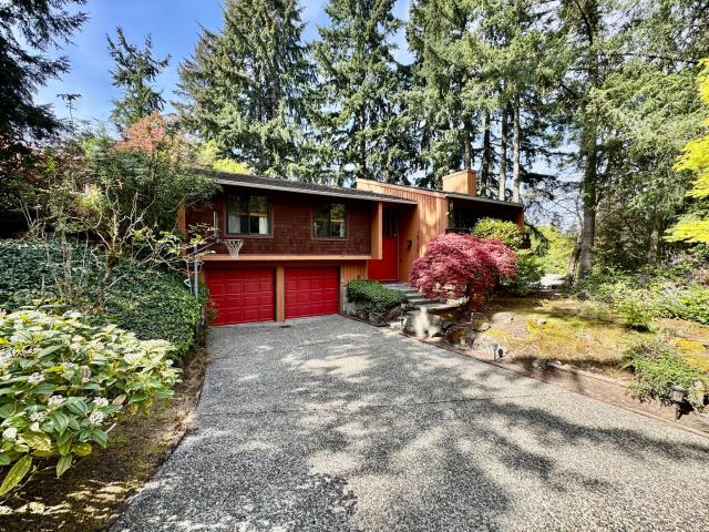 Bellevue Home with A/C and EV Charger