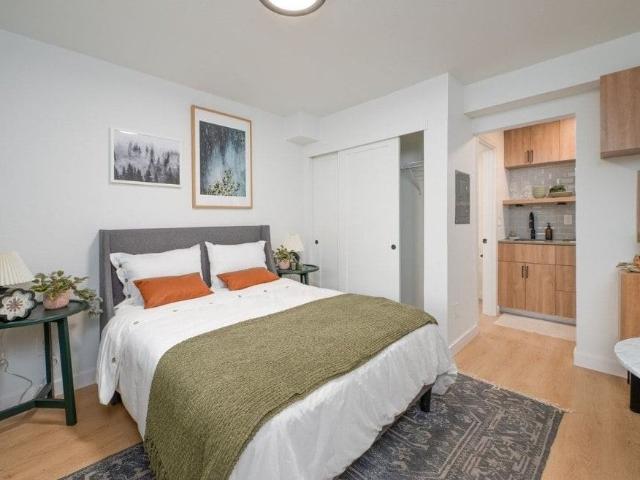 Bellevue Ridge Studio Apartment for Rent at 3241 156th Ave Se, Bellevue, WA 98007 Eastgate