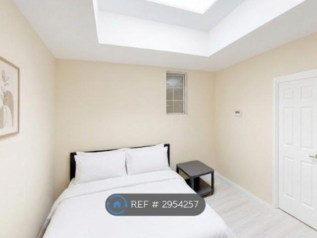 Bellevue Road, London SW17, Room to rent, £895 pcm | PrimeLocation