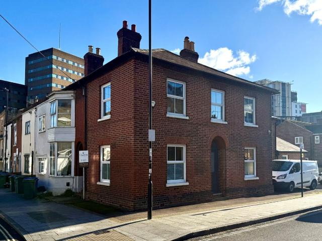 Bellevue Road, Southampton, Hampshire SO15, 4 bed shared accommodation to rent, £1,450 pcm | PrimeLocation