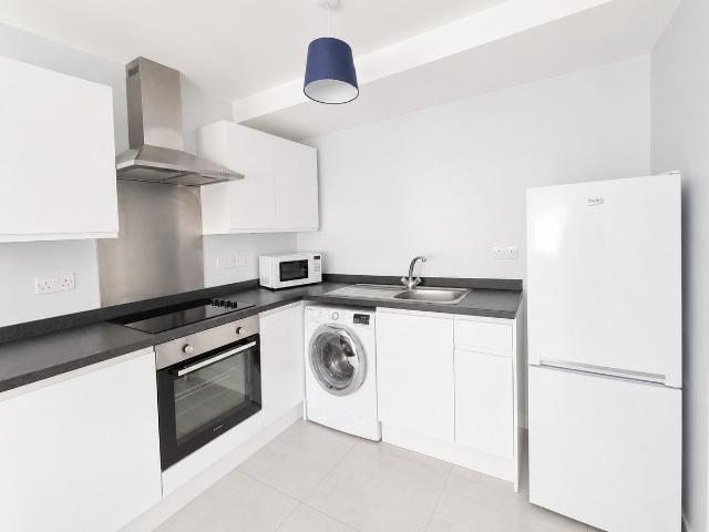 Bellevue Road, Southampton SO15, 1 bed flat to rent, £1,000 pcm | PrimeLocation