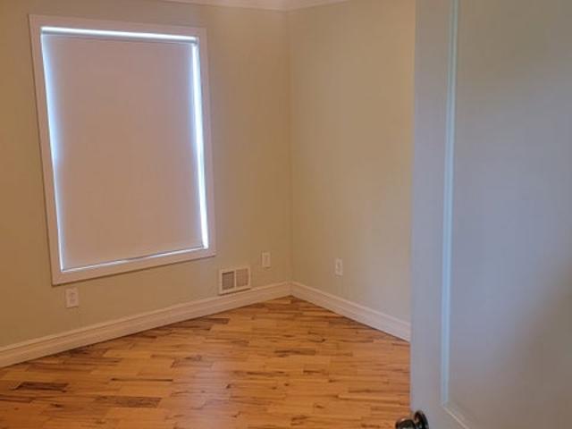 Belleville/Van Buren Twp/Private Room/Shared BR