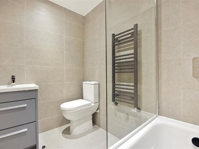 Bellfield Road, High Wycombe HP13, 1 bed flat to rent, £1,275 pcm | PrimeLocation