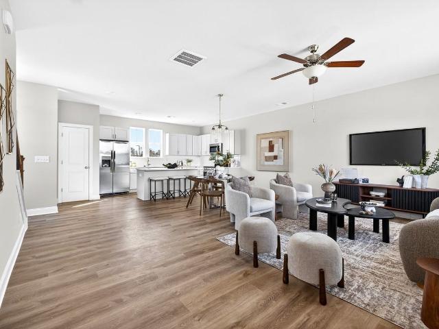 Bellhaven Townhomes 3 Bedroom Apartment for Rent at 10317 Rozzelles Ferry Rd, Charlotte, NC 28214 Harwood Lane