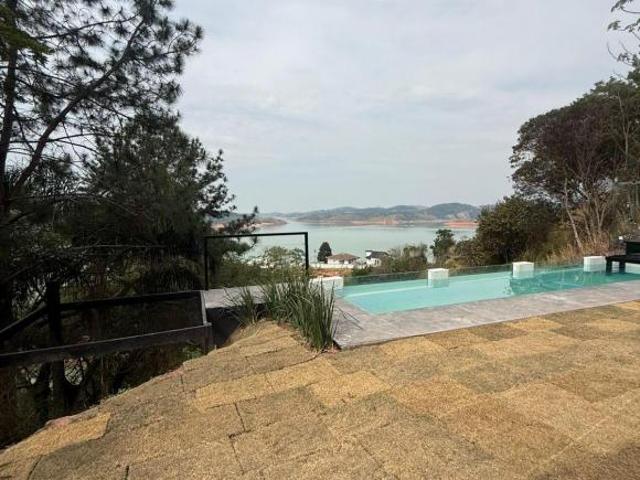 BELLISSIMA CASA DE VIDRO 1.700M² PE NA ÁGUA IGARATÁ