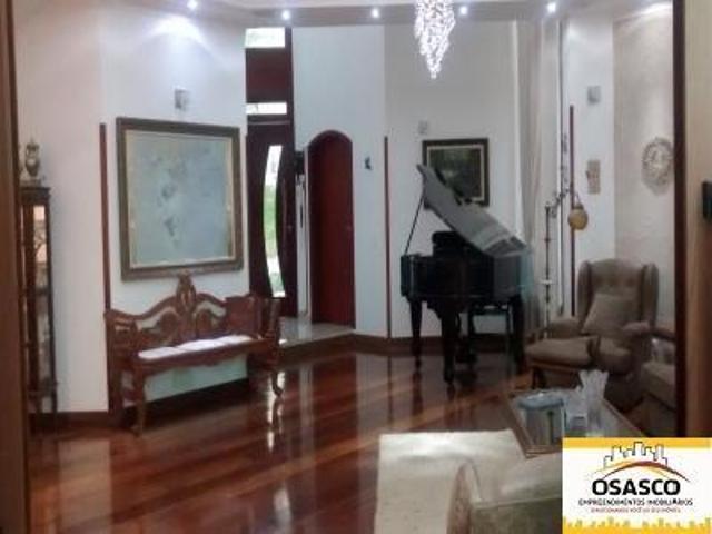 BELLISSÍMA RESIDENCIA NA MORADA DOS LAGOS ALDEIA DA SERRA