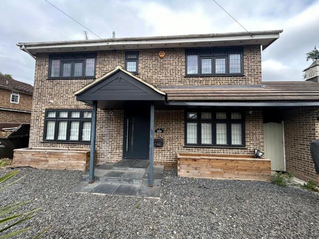 Bells Lane, Slough SL3 5 bed detached house to rent £4,000 pcm £923 pw